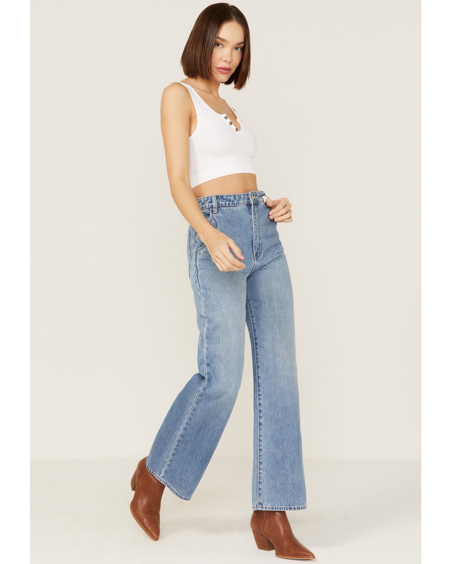 Rolla's Women's Heidi Light Wash High-Rise Wide Jeans | Sheplers